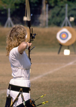 Shortbow bilder – Bläddra bland 64,646 stockfoton, vektorer och videor ...