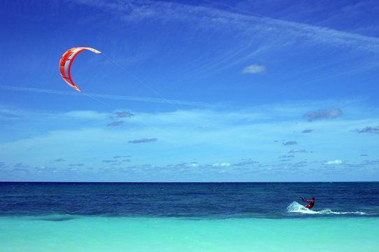 Kiten bilder – Bläddra bland 1,600 stockfoton, vektorer och videor ...