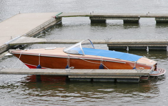 86 BEST Rennboot IMAGES, STOCK PHOTOS & VECTORS | Adobe Stock