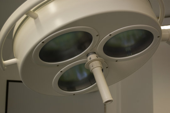 รูปภาพOperationslampe – เลือกดูภาพถ่ายสต็อก เวกเตอร์ และวิดีโอ11 ...