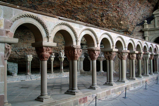 รูปภาพArcada – เลือกดูภาพถ่ายสต็อก เวกเตอร์ และวิดีโอ3,466 | Adobe Stock