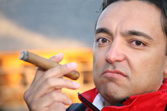 「Sigar」の写真素材 | 520件の無料イラスト画像 | Adobe Stock