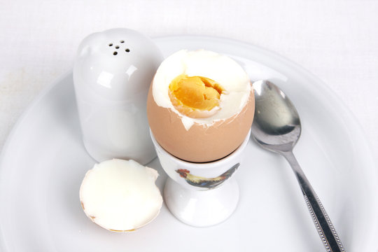 Eierbecher Bilder – Durchsuchen 19,349 Archivfotos, Vektorgrafiken und ...