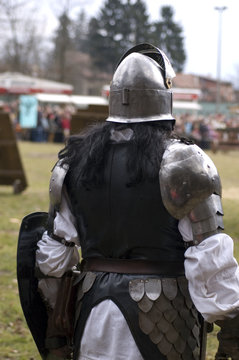 Knight Back Bilder – Durchsuchen 14,142 Archivfotos, Vektorgrafiken und ...