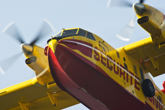 Canadair - Images et vidéos libres de droits | Adobe Stock