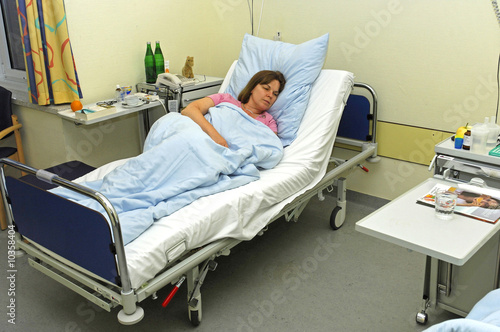 "Krankenhaus, Hospital, Frau, Patientin" Stockfotos und lizenzfreie ...