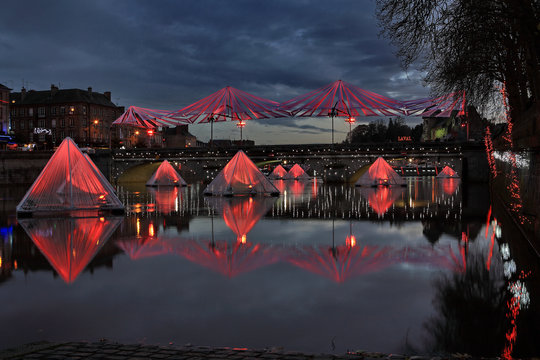 Flamboyer bilder – Bläddra bland 18 stockfoton, vektorer och videor ...