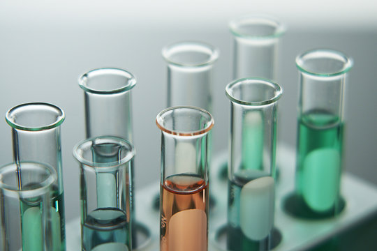 รูปภาพChemicals – เลือกดูภาพถ่ายสต็อก เวกเตอร์ และวิดีโอ1,917,682 ...