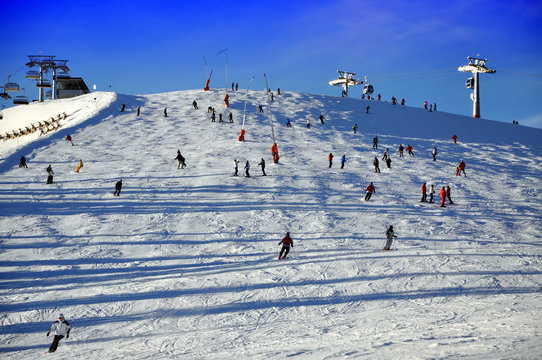 「Skipiste」の写真素材 | 6,789件の無料イラスト画像 | Adobe Stock