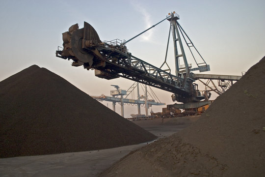 Imágenes de Schaufelbagger: descubre bancos de fotos, ilustraciones ...