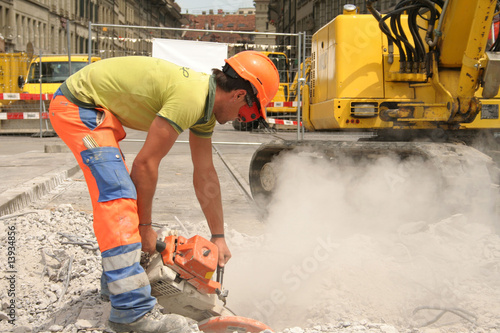 "Bauarbeiter auf Baustelle" Stockfotos und lizenzfreie Bilder auf ...