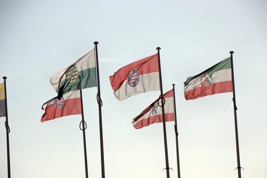 รูปภาพStaatssymbol – เลือกดูภาพถ่ายสต็อก เวกเตอร์ และวิดีโอ1,762 ...