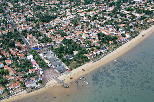 Ronce-Les-Bains Images – Browse 19 Stock Photos, Vectors, and Video ...