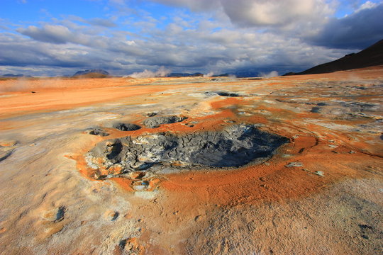 Solfatar Bilder – Durchsuchen 2,083 Archivfotos, Vektorgrafiken und ...