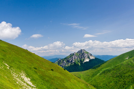 รูปภาพFatra – เลือกดูภาพถ่ายสต็อก เวกเตอร์ และวิดีโอ8,207 | Adobe Stock