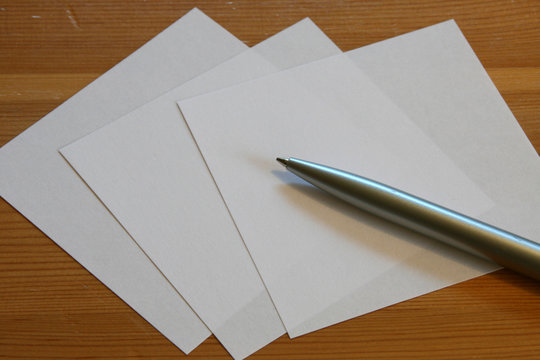 Zettel Und Stift Bilder – Durchsuchen 5,643 Archivfotos, Vektorgrafiken ...