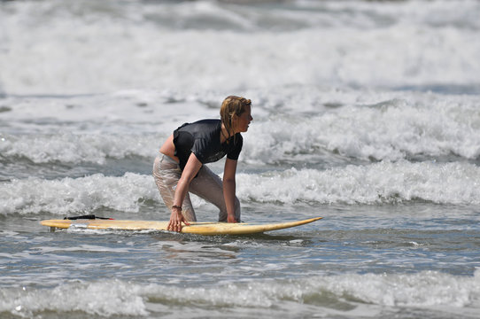 Surferin Bilder – Durchsuchen 205 Archivfotos, Vektorgrafiken und ... Surferin Bilder – Durchsuchen 205 Archivfotos, Vektorgrafiken und ...