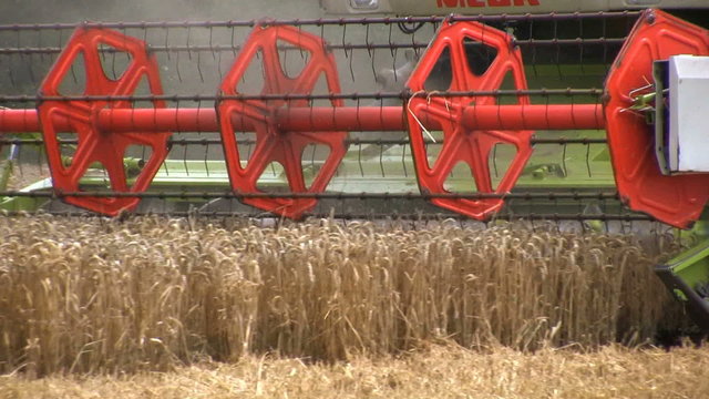 Scheunendrescher-Bilder: Stock-Fotos & -Videos. | Adobe Stock