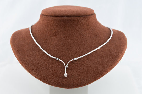 「Colliere」の写真素材 | 6件の無料イラスト画像 | Adobe Stock