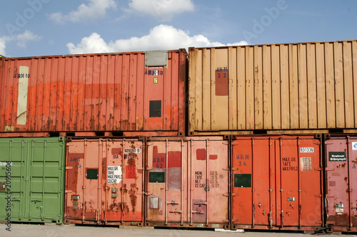 "Container" Stockfotos und lizenzfreie Bilder auf Fotolia.com - Bild ...
