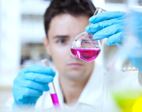 Chemist Images – Browse 345,604 Stock Photos, Vectors, and Video ...