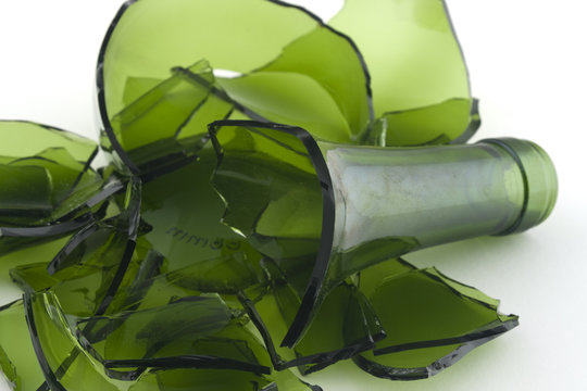 Glasscherben bilder – Bläddra bland 607 stockfoton, vektorer och videor ...