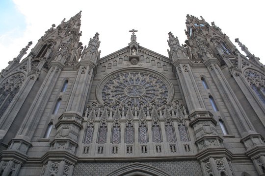 Kirchenfassade Images – Parcourir 1,340 le catalogue de photos ...
