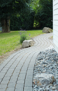 「Pflastersteinweg」の画像 - 76 件の Stock 写真、ベクターおよびビデオ | Adobe Stock