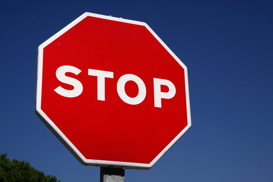 Stop-Schilder Bilder – Durchsuchen 72 Archivfotos, Vektorgrafiken und ...