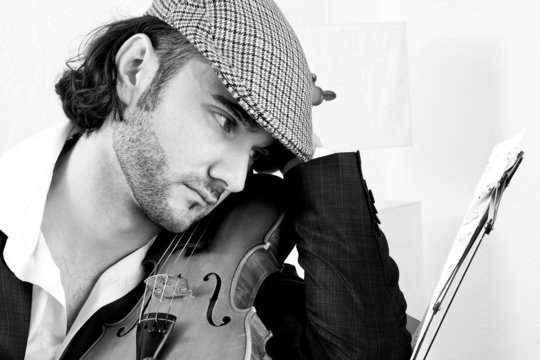 Geiger bilder – Bläddra bland 2,155 stockfoton, vektorer och videor ...