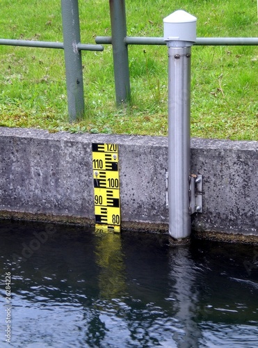 "Wasserstandsmessung" Stockfotos und lizenzfreie Bilder auf Fotolia.com ...