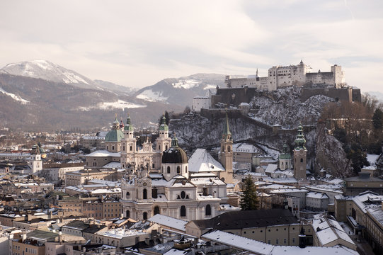 รูปภาพFestung – เลือกดูภาพถ่ายสต็อก เวกเตอร์ และวิดีโอ92,606 | Adobe Stock