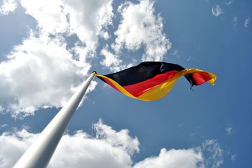 Fotos, lizenzfreie Bilder, Grafiken, Vektoren und Videos von "wehende ...