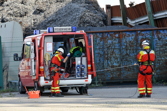 Feueralarm bilder – Bläddra bland 924 stockfoton, vektorer och videor ...