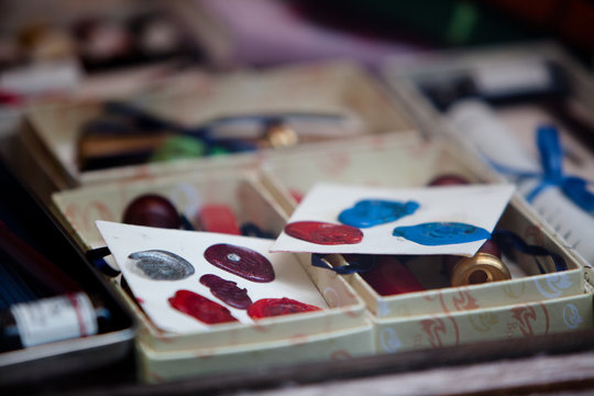 Cachets-Bilder: Stock-Fotos & -Videos. | Adobe Stock
