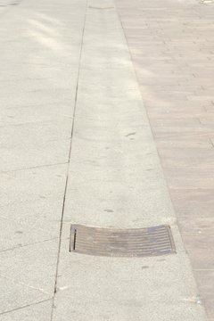 Rinnstein bilder – Bläddra bland 215 stockfoton, vektorer och videor ...