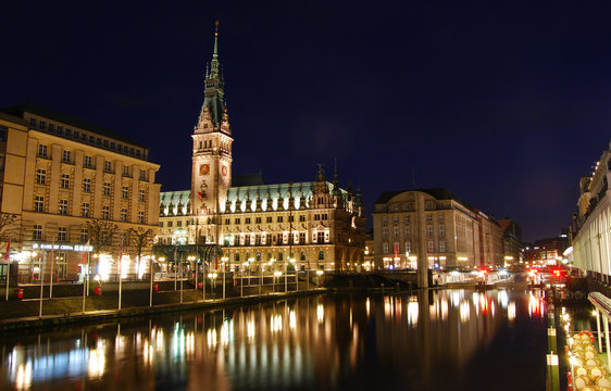 "Hamburger Rathaus" Images – Browse 907 Stock Photos, Vectors, and ...