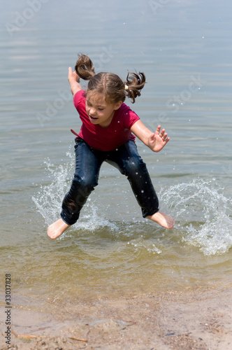 "Baden mit Klamotten" Stockfotos und lizenzfreie Bilder auf Fotolia.com ...