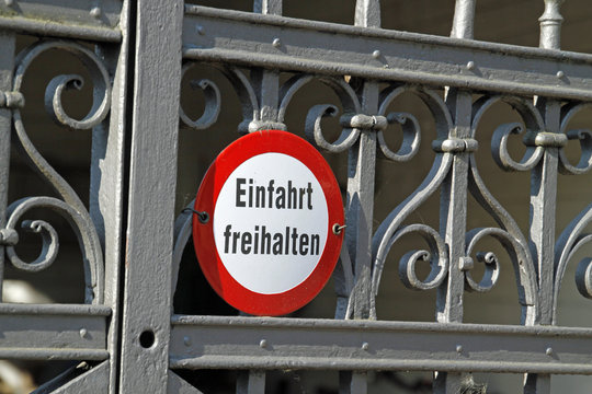 「Freihalten」の写真素材 | 1,165件の無料イラスト画像 | Adobe Stock