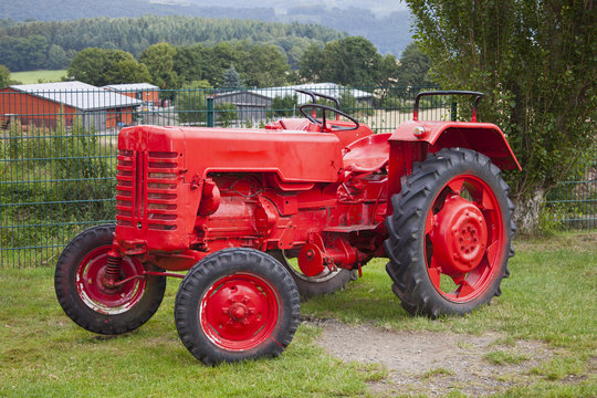 Tracktor Images – Browse 1,243 Stock Photos, Vectors, and Video | Adobe ...