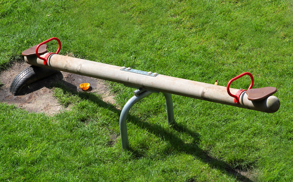 Wippe bilder – Bläddra bland 1,320 stockfoton, vektorer och videor ...