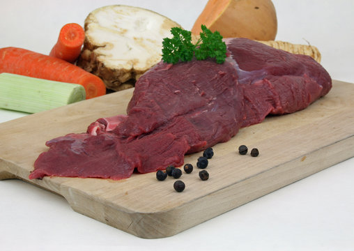 รูปภาพRehfleisch – เลือกดูภาพถ่ายสต็อก เวกเตอร์ และวิดีโอ463 | Adobe Stock