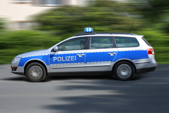 Polizeiauto Images – Browse 1,502 Stock Photos, Vectors, and Video ...