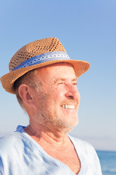 Pensionist Bilder – Durchsuchen 1,062 Archivfotos, Vektorgrafiken und ...