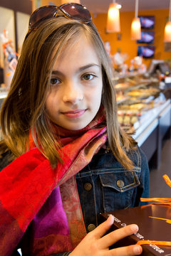 Consommatrice bilder – Bläddra bland 236 stockfoton, vektorer och ...