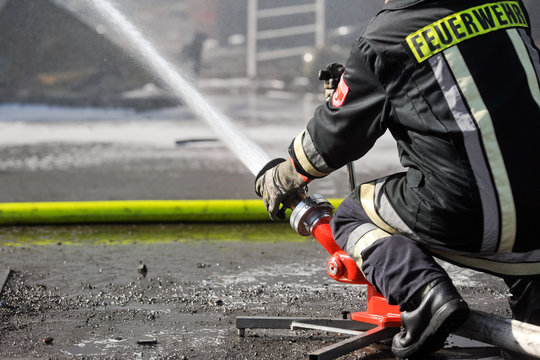 "Einsatz Images – Browse 16,980 Stock Photos, Vectors, and Video ...