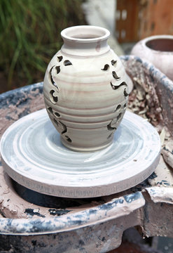 รูปภาพGreenware – เลือกดูภาพถ่ายสต็อก เวกเตอร์ และวิดีโอ159 | Adobe Stock