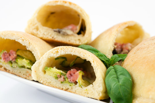 523 MIGLIORI Panzerotto IMMAGINI, FOTO STOCK E VETTORIALI | Adobe Stock