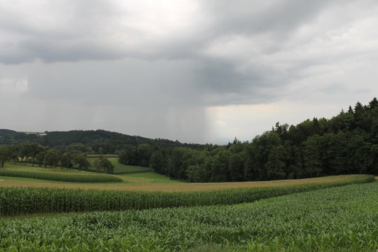 Regenfront bilder – Bläddra bland 446 stockfoton, vektorer och videor ...