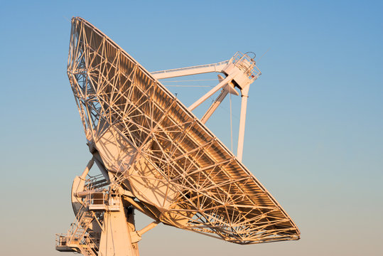Radio-Telescope Images – Browse 8,601 Stock Photos, Vectors, and Video ...